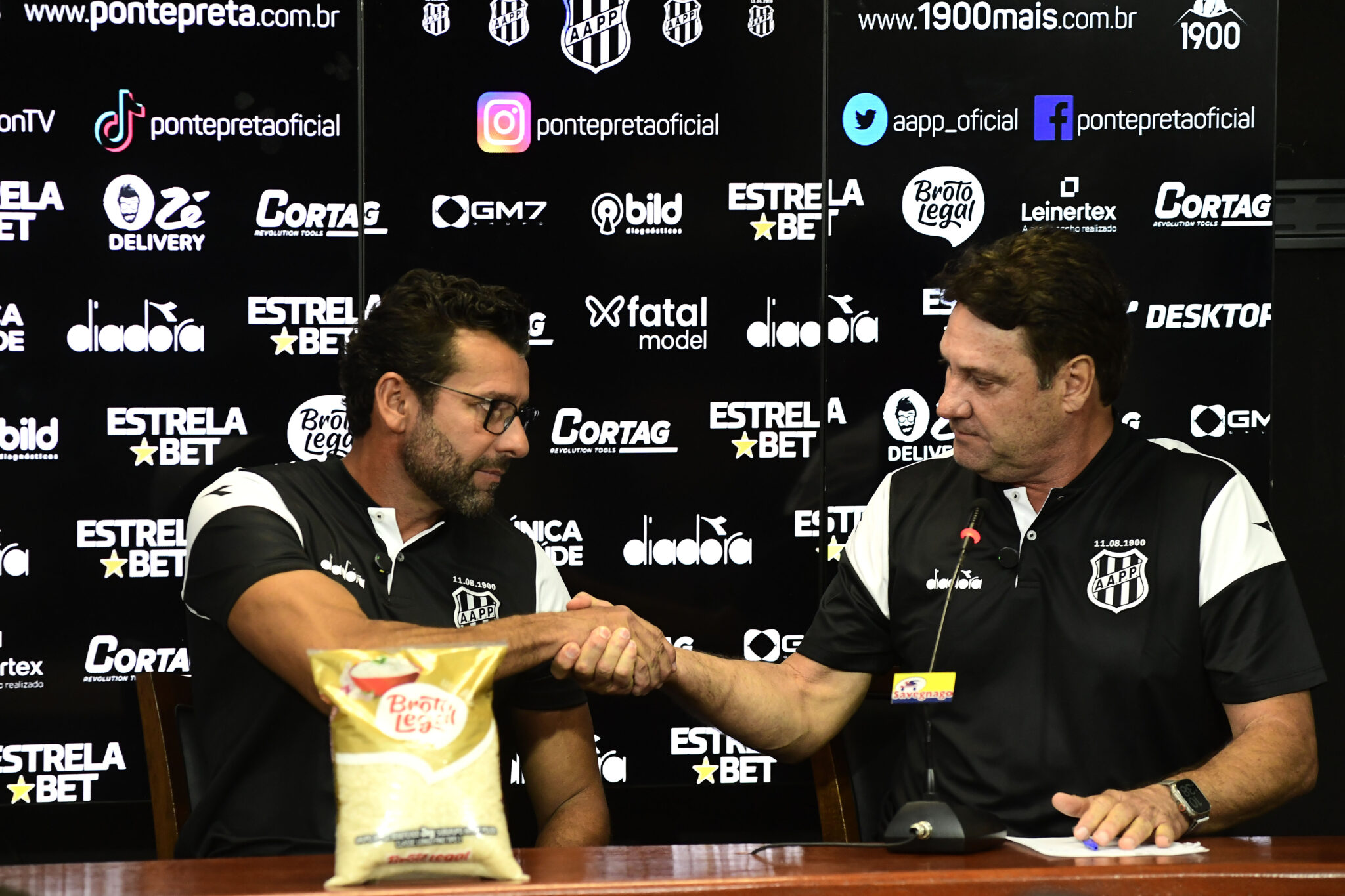 Novo técnico da Ponte Preta para 2025, Alberto Valentim é apresentado na Macaca - A. A. PONTE PRETA